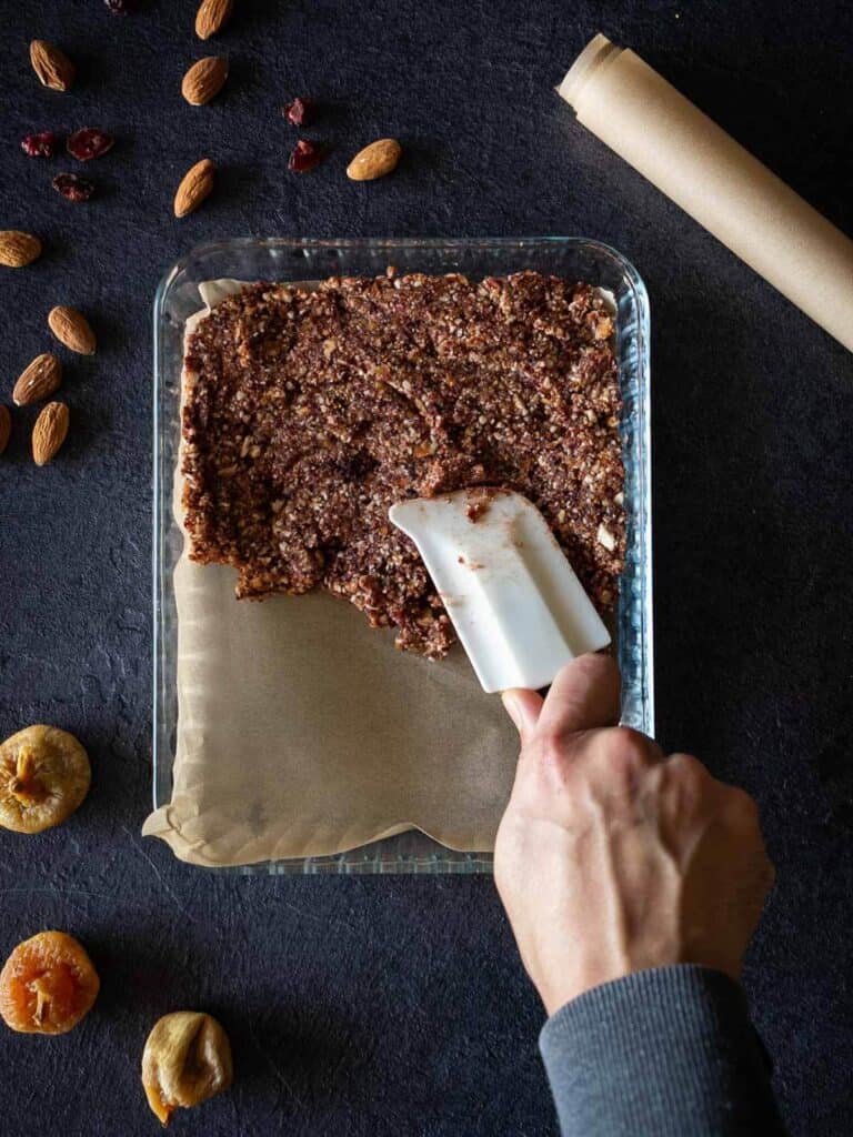 Healthy Fig Bars Recipe (Gluten-Free, 5-ingredient, No-Bake)