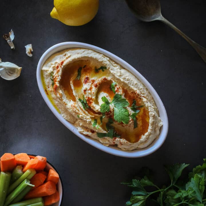 What to eat with Hummus (+30 Creative Ideas!) | Our Plant-Based World